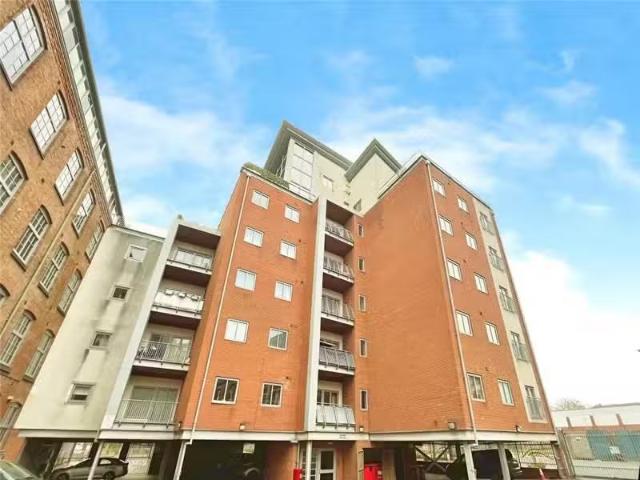 Cheap 1 BA 2 bedroom flat for rent in Junior Street, Leicester.