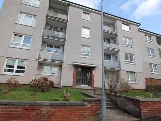 Deal! 1 BA 2 bedroom flat for rent in Mosspark, Balerno Drive.