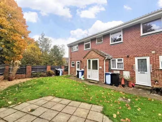New 1 BA 2 bedroom flat for rent in Redhoave Road, Canford Hea.
