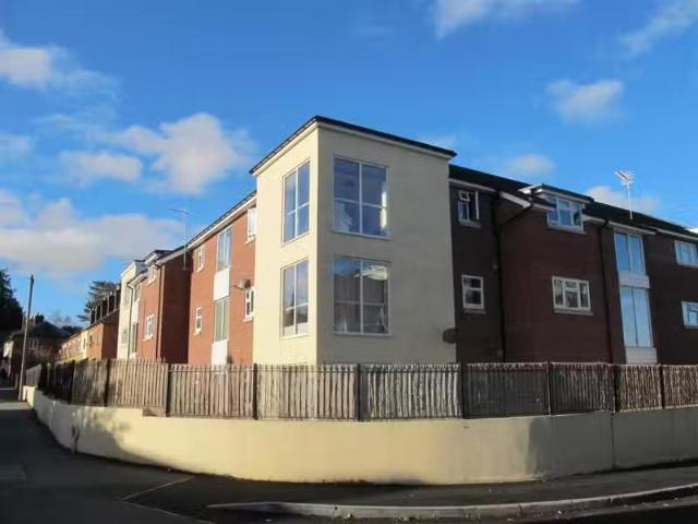 New 1 BA 2 bedroom flat for rent in Ryelands Road, Leominster.