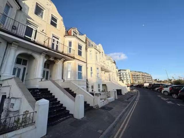 Unique 1 BA 2 bedroom flat for rent in Sea View Apartment, Bos.