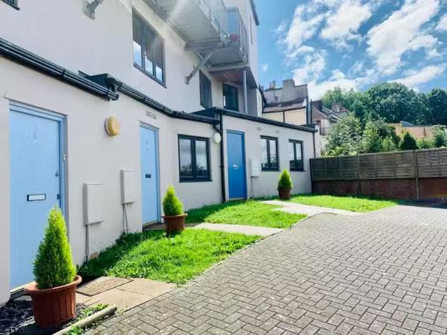 Unique 1 BA 2 bedroom house for rent in Clifton View, 154 166.