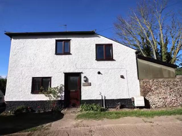 New 1 BA 2 bedroom house for rent in High Street, Sawston, Cam.