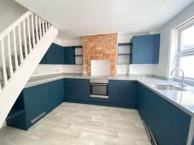 Cheap 1 BA 2 bedroom house for rent in North Street, Wareham T.