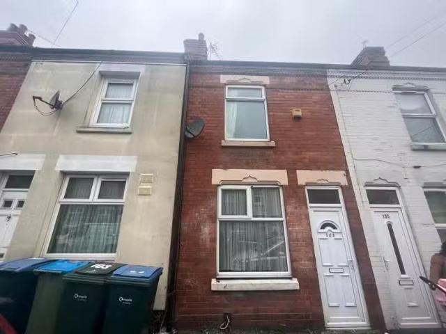 Cheap 1 BA 2 bedroom house for rent in Nicholls Street, COVENT.