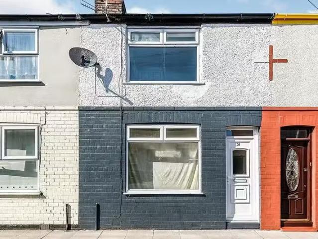 Rental! 1 BA 2 bedroom Mid Terrace House to rent, Clayton Stre.