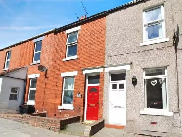 For Rent! 1 BA 2 bedroom Mid Terrace House to rent, Crummock S.