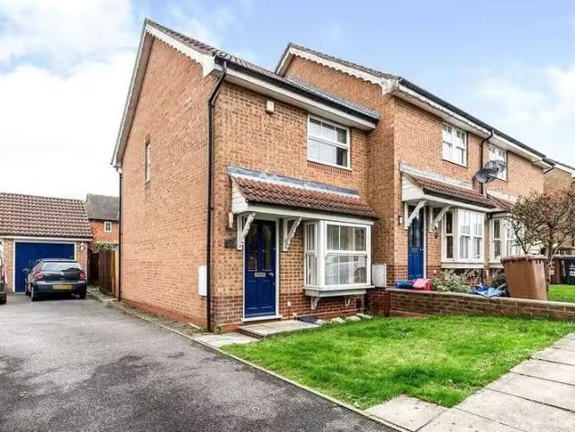 New 1 BA 2 bedroom Mid Terrace House to rent, Doncaster Close.