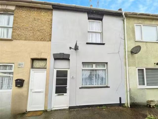 Unique 1 BA 2 bedroom Mid Terrace House to rent, Portland Terr.