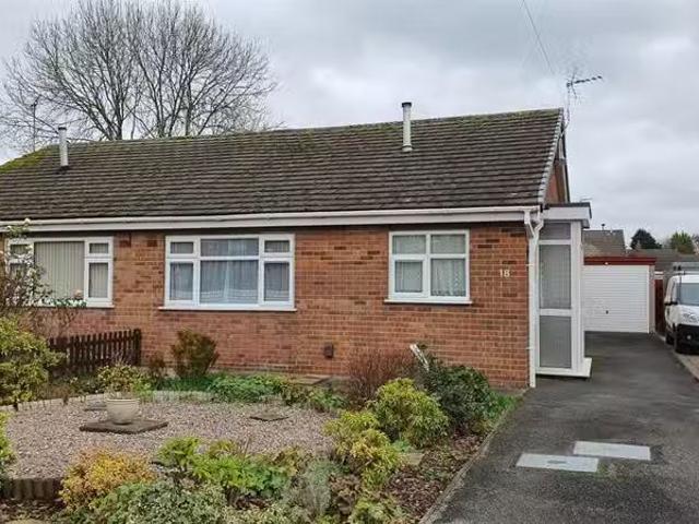 Just in! 1 BA 2 bedroom semi detached bungalow for rent in Mil.