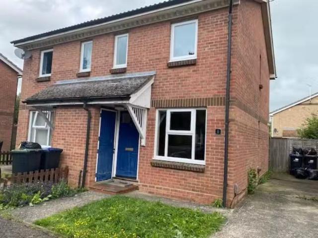 Rental! 1 BA 2 bedroom semi detached house for rent in Aspen C.