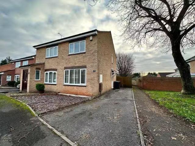 Cozy 1 BA 2 bedroom semi detached house for rent in Botham Dri.