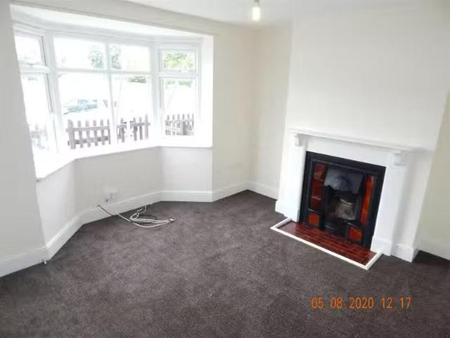 Nice 1 BA 2 bedroom semi detached house for rent in Littlewood.