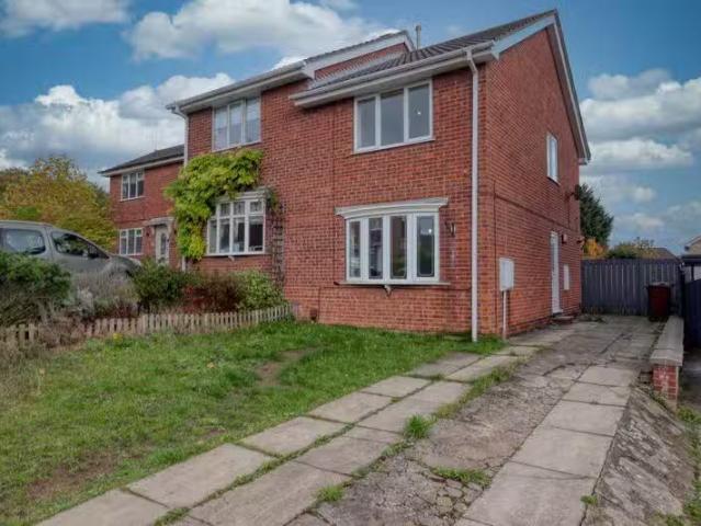 Unique 1 BA 2 bedroom semi detached house for rent in Merrywea.