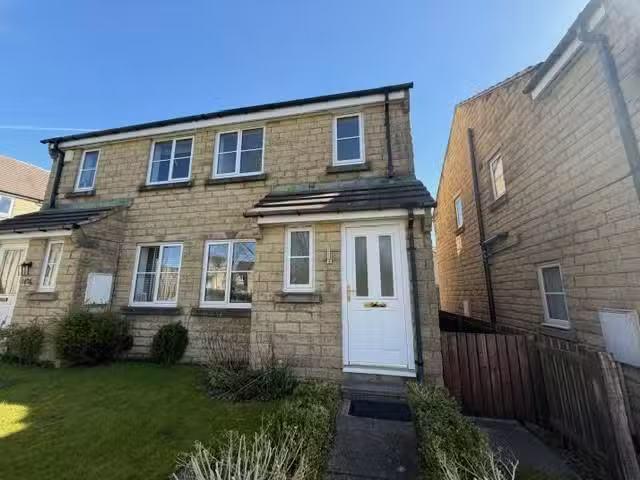 For Rent! 1 BA 2 bedroom semi detached house for rent in Siski.