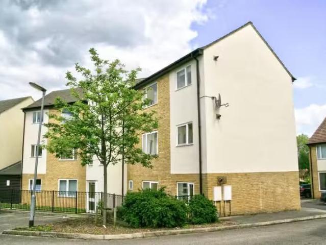 Charming 1 BA 2 bedroom property for rent in Skeaping Close, N.