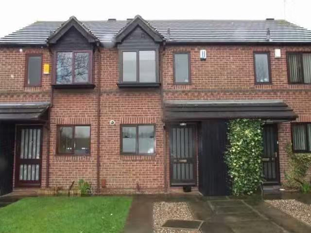 Nice 1 BA 2 bedroom town house for rent in Old Chester Road, C.