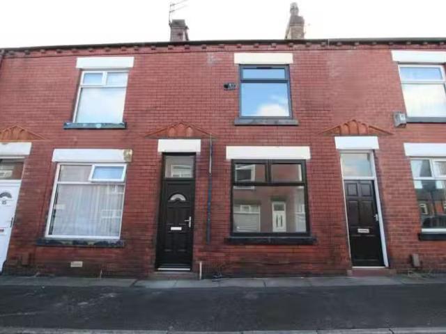 For Rent! 1 BA 2 bedroom terraced house for rent in Chapman St.