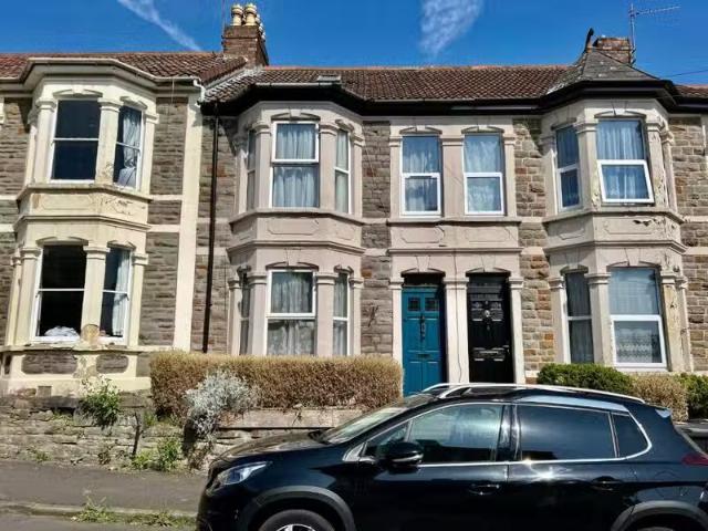 New 1 BA 2 bedroom terraced house for rent in Battenburg Road.