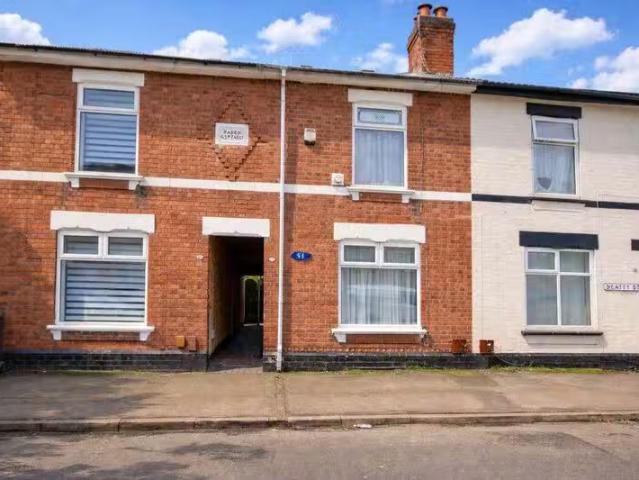 Unique 1 BA 2 bedroom terraced house for rent in Beatty Street.