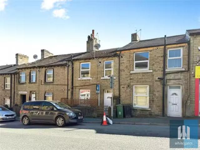 Just in! 1 BA 2 bedroom terraced house for rent in Blackmoorfo.