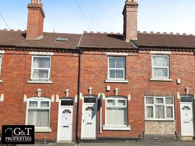 For Rent! 1 BA 2 bedroom terraced house for rent in Hall Stree.