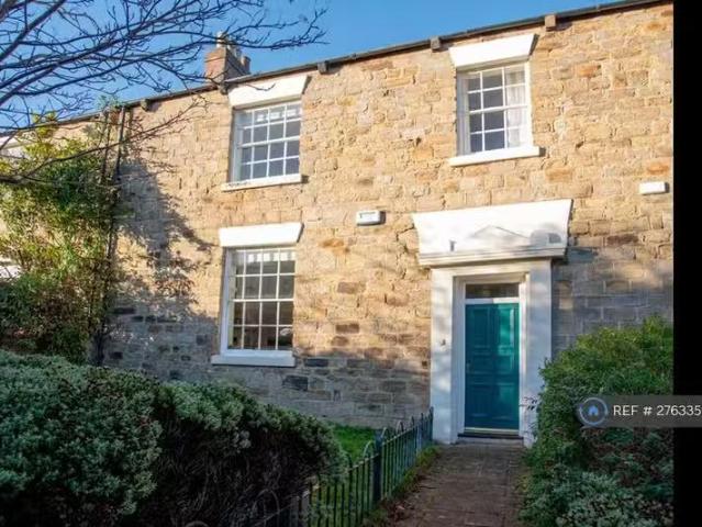 Charming 1 BA 2 bedroom terraced house for rent in St. Margare.