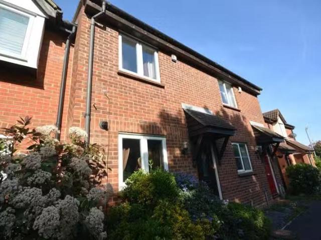 New 1 BA 2 bedroom terraced house for rent in Pollards Green.
