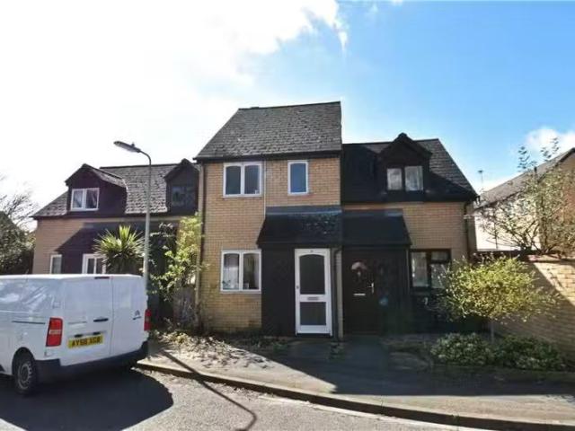 Just in! 1 BA 2 bedroom terraced house for rent in Primary Cou.