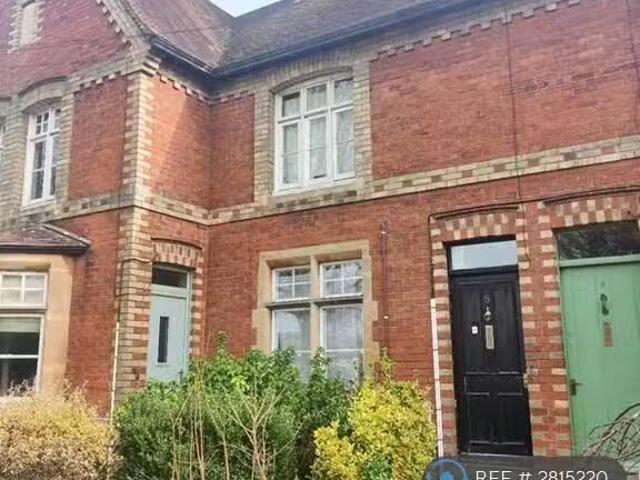 Rental! 1 BA 2 bedroom terraced house for rent in Raleigh Plac.