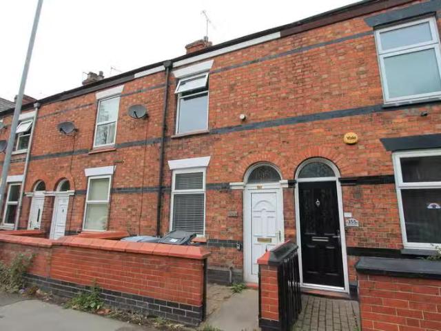 Rental! 1 BA 2 bedroom terraced house for rent in West St, Cre.