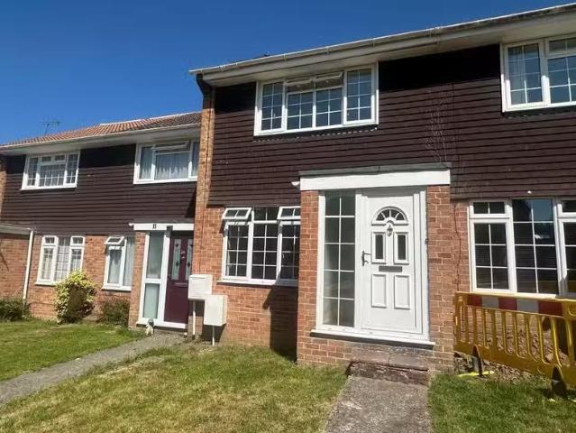 Charming 1 BA 2 bedroom terraced house for rent in Western Yeo.