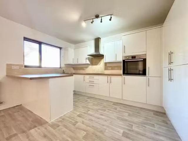Nice 1 BA 3 bedroom apartment for rent in St Matthias Park, BR.