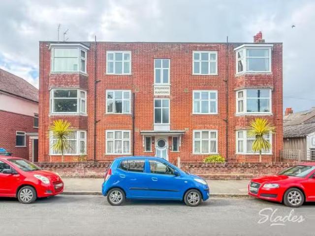 Deal! 1 BA 3 bedroom apartment for rent in Stourwood Mansions.