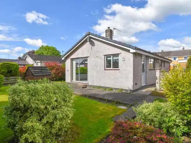 Just in! 1 BA 3 bedroom bungalow for rent in Frenchfield Garde.