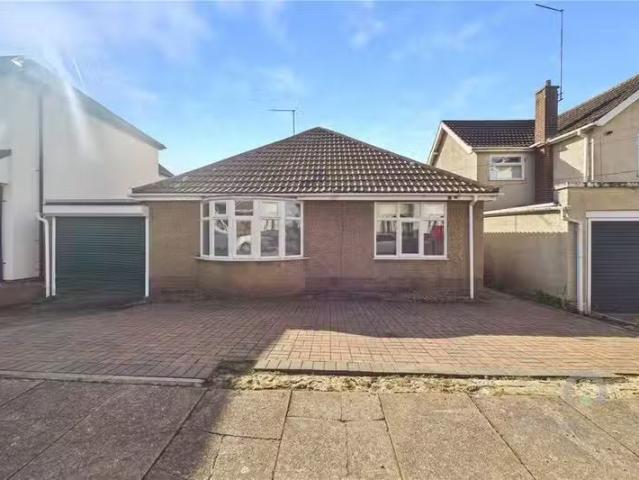 New 1 BA 3 bedroom Detached Bungalow to rent, Barons Way, King.