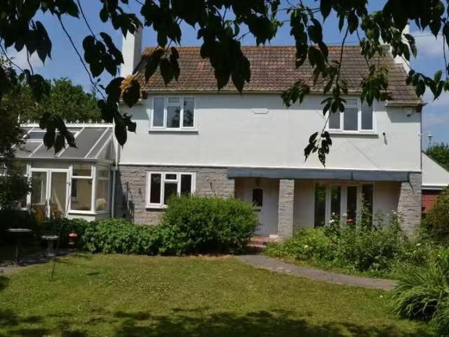 Unique 1 BA 3 bedroom detached house for rent in Ashmoor Ashmo.