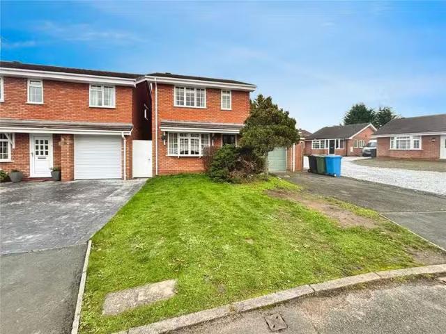 Unique 1 BA 3 bedroom Detached House to rent, Pugin Close, Wol.
