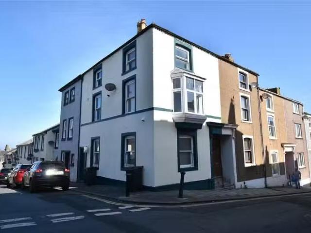 Deal! 1 BA 3 bedroom end of terrace house for rent in 44 Crosb.