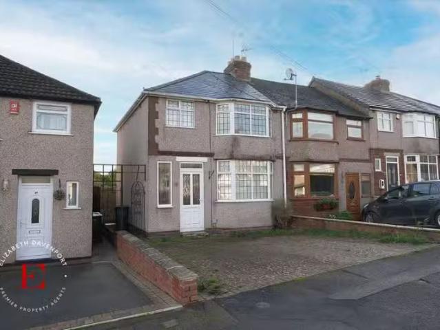 Unique 1 BA 3 bedroom end of terrace house for rent in Edward.