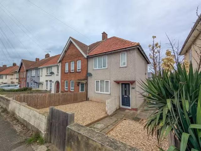 Unique 1 BA 3 bedroom end of terrace house for rent in Jubilee.