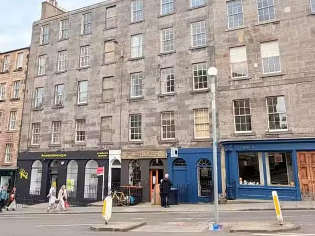 New 1 BA 3 bedroom flat for rent in Broughton Street, Edinburg.