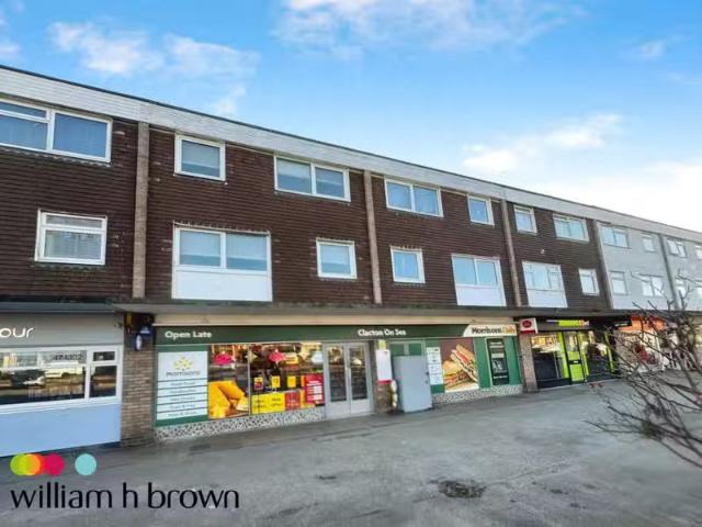 Just in! 1 BA 3 bedroom flat for rent in North Road, CLACTON O.