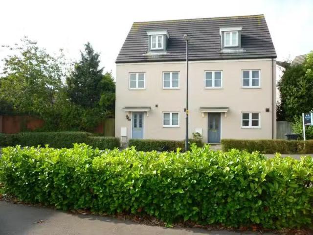 Unique 1 BA 3 bedroom house for rent in College Way, BS34