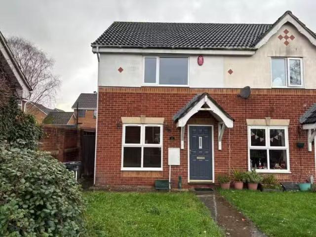 Cheap 1 BA 3 bedroom house for rent in Damson Road, Locking Ca.