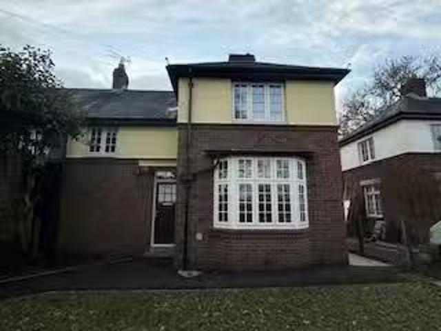 Deal! 1 BA 3 bedroom house for rent in Hensol, CF72
