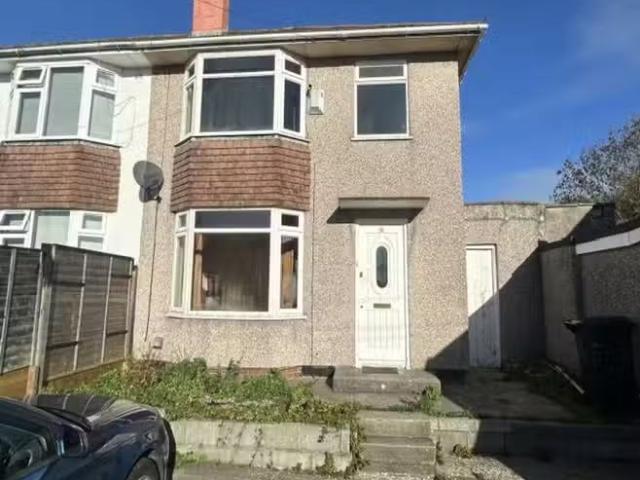 For Rent! 1 BA 3 bedroom house for rent in Maskelyne Avenue, B.