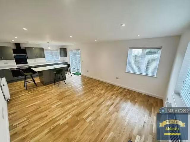 Rental! 1 BA 3 bedroom house for rent in Weeley Road, Clacton.