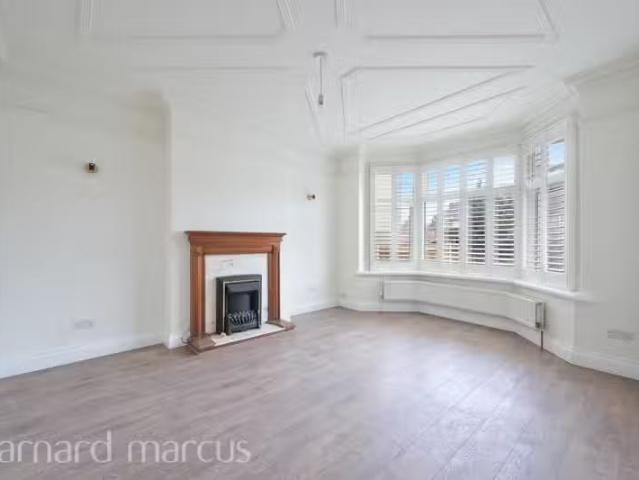 Rental! 1 BA 3 bedroom house for rent in West Barnes Lane, NEW.