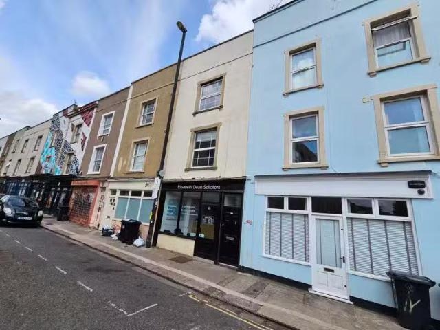 Just in! 1 BA 3 bedroom maisonette for rent in Midland Road, S.